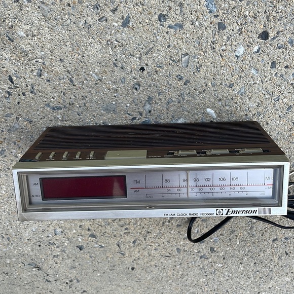 Emerson | Other | Clock Radio Vintage 9s Emerson Fm Am With Alarm Model ...
